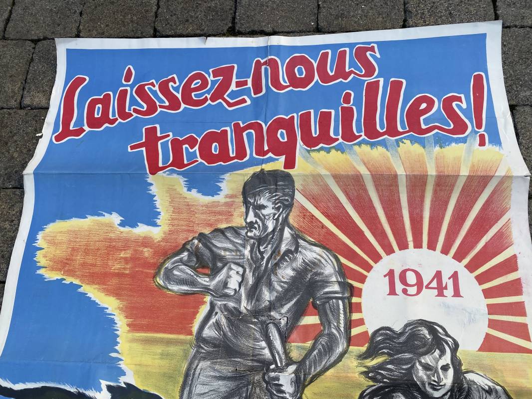 Affiche de Propagande "Laissez nous Tranquille" 1941 - Ventes d ...