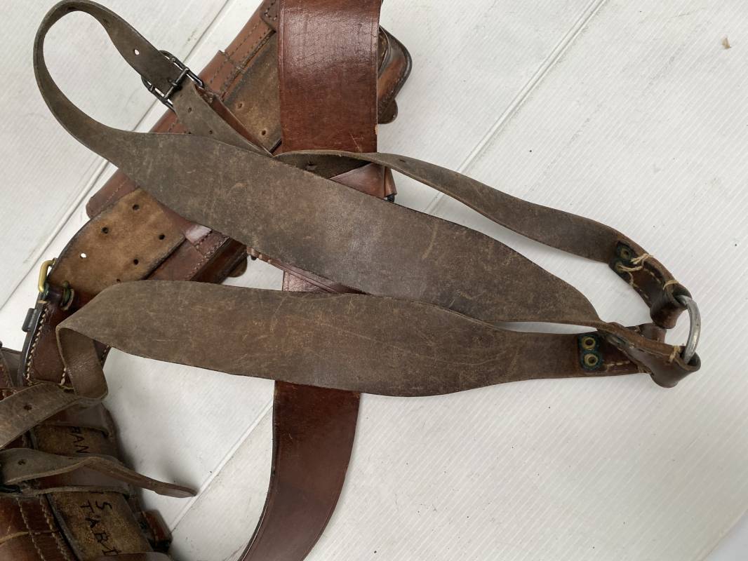 Brelage Mdle 1938 cuir fauve Daté 1940 - Ventes d'antiquités militaires ...