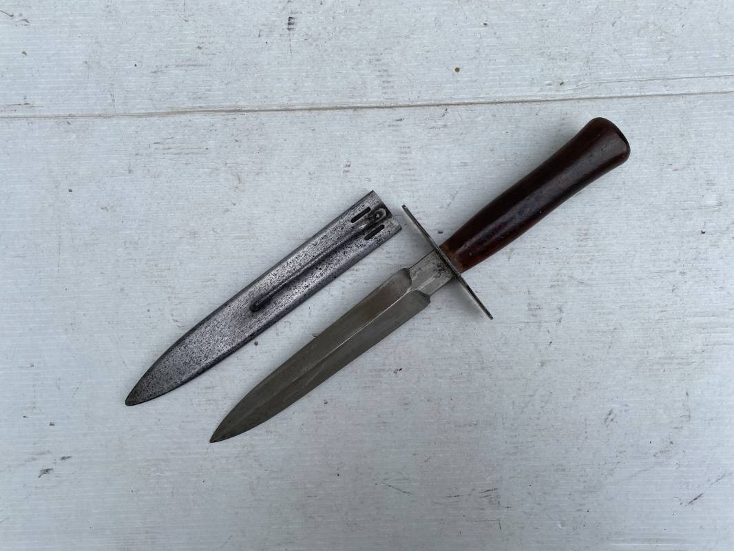 Couteau Poignard de Tranchée Mdle 1916 41 Gonon - Ventes d'antiquités ...