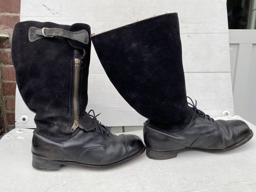 Paire de Bottes de Vol Mdle 1943 ESCAPE BOOTS - Ventes d'antiquités ...