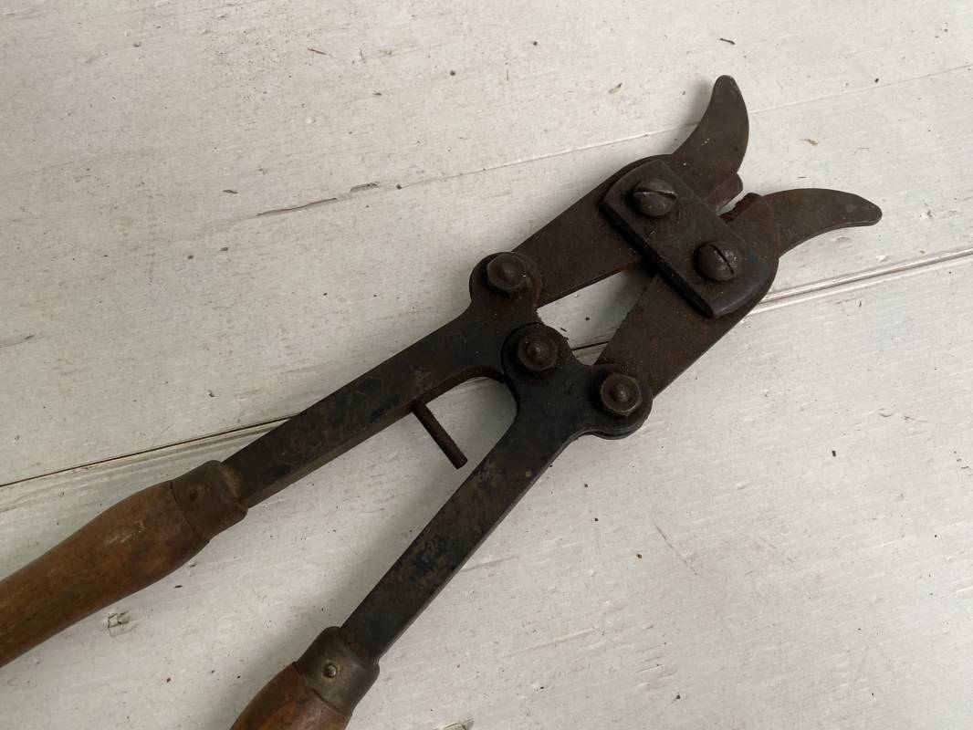 Pince coupante grand Mdle Peugeot Frères 1940 - Ventes d'antiquités ...
