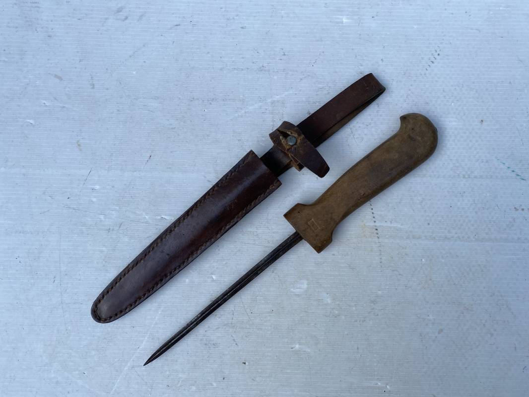 Poignard de tranchée Mdle 1915 TYPE COUTROT N°2 - Ventes d'antiquités ...