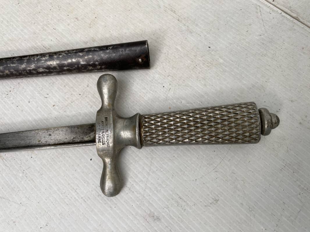 Poignard Prime Manufacture St Etienne - Ventes d'antiquités militaires ...